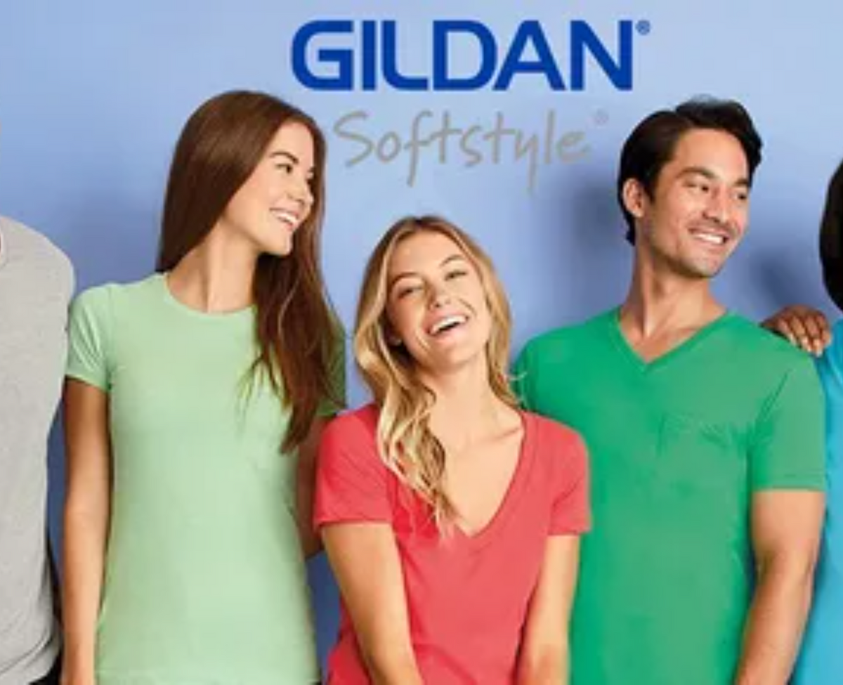 Gildan 5000 or Gildan 64000 - Which One Is Better? – Lucky Wholesale